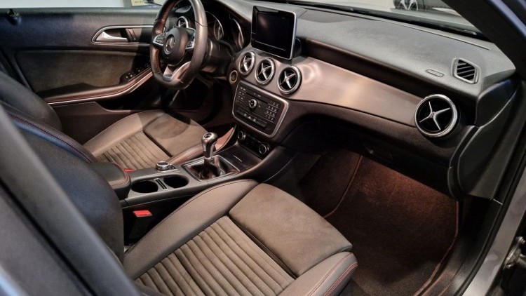 Mercedes-Benz Classe GLA 180 AMG-LINE - SUV - Auto TM